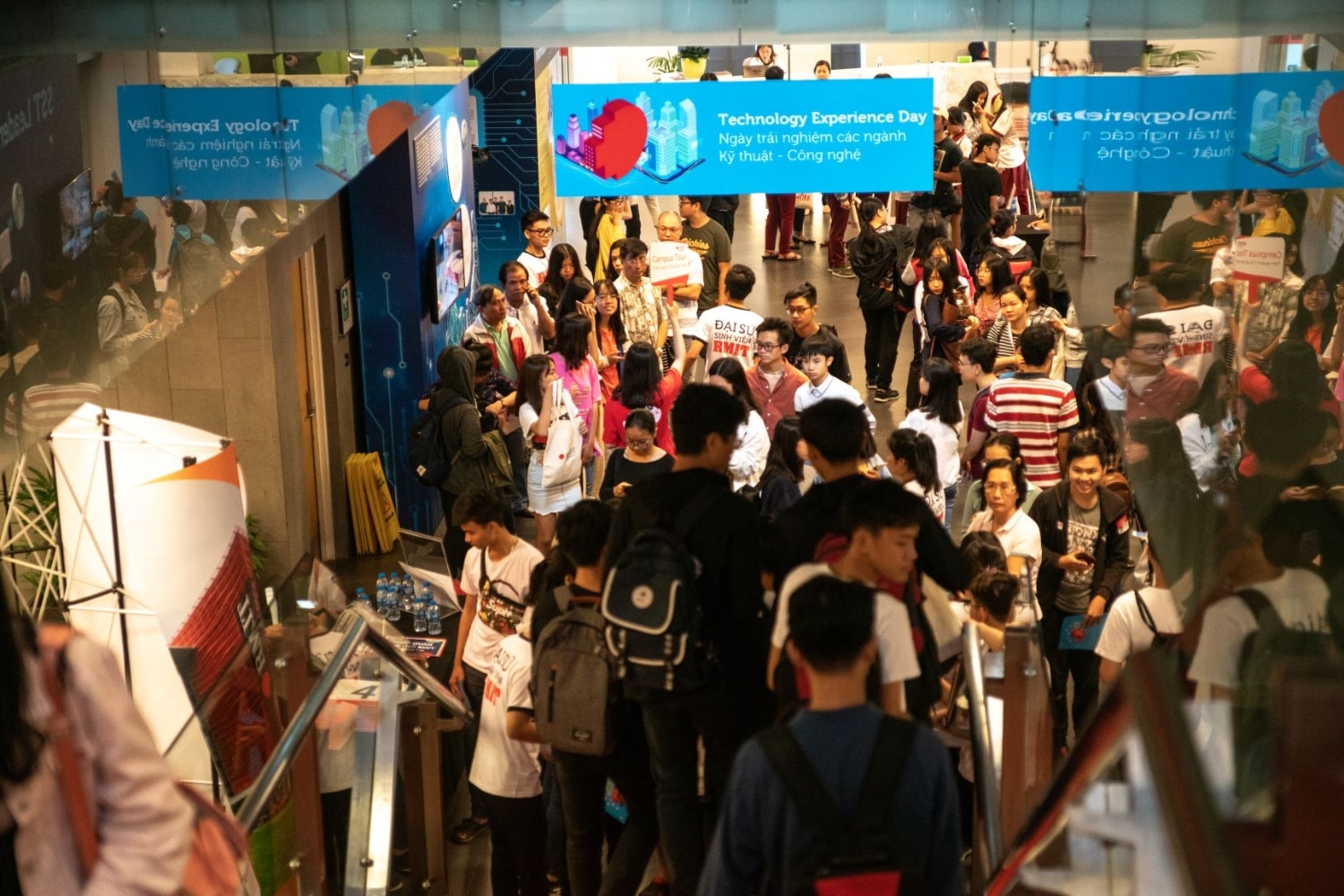 Học sinh phổ thông thử một ngày làm chuyên gia công nghệ